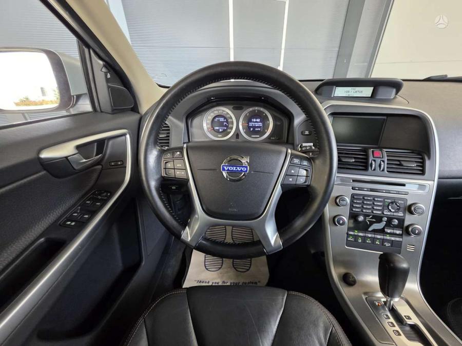 Volvo XC60 2010 in Vilnius, with an engine capacity of 2.40 L and mileage of 267 thousand km for 10650 €, photo 11 on AUTOMOTO.COM.LV