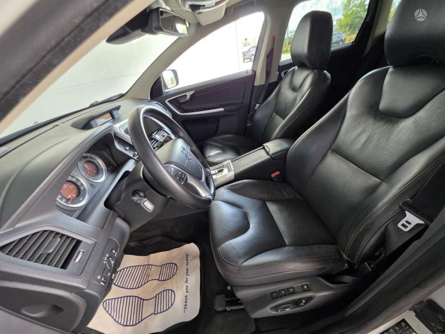 Volvo XC60 2010 in Vilnius, with an engine capacity of 2.40 L and mileage of 267 thousand km for 10650 €, photo 12 on AUTOMOTO.COM.LV