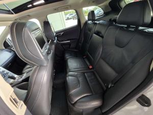 Volvo XC60 2010 in Vilnius, with an engine capacity of 2.40 L and mileage of 267 thousand km for 10650 €, photo 23 on AUTOMOTO.COM.LV
