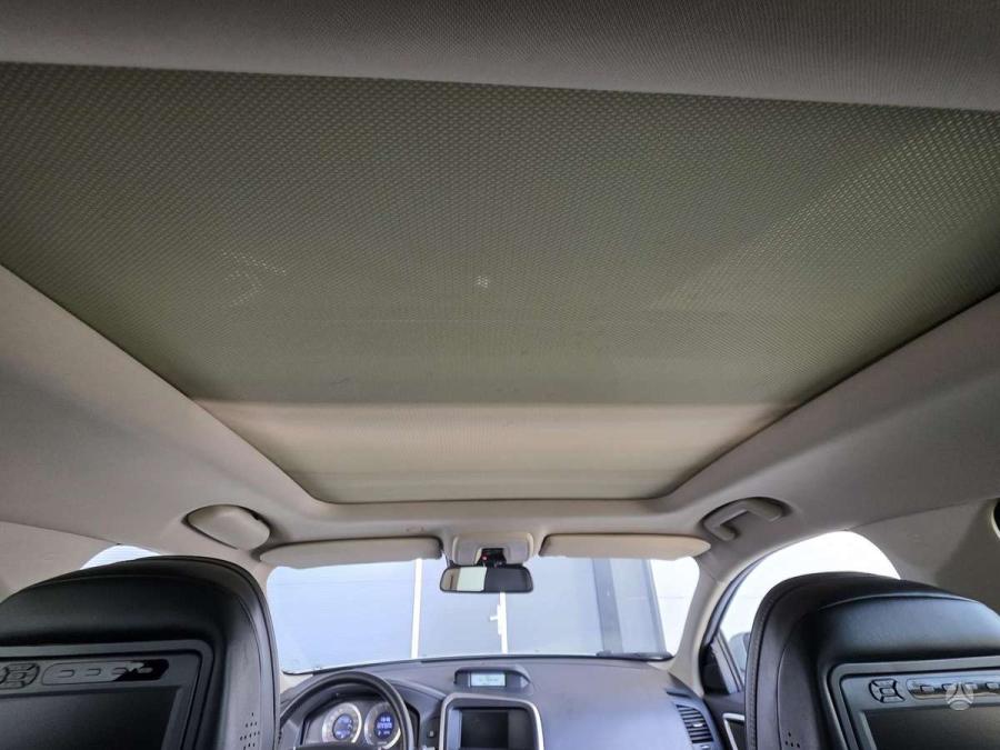 Volvo XC60 2010 in Vilnius, with an engine capacity of 2.40 L and mileage of 267 thousand km for 10650 €, photo 27 on AUTOMOTO.COM.LV