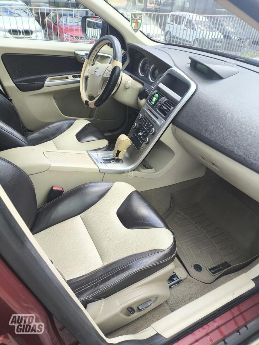 Volvo XC60 2010 in Vilnius, with an engine capacity of 3.00 L and mileage of 262 thousand km for 5450 €, photo 12 on AUTOMOTO.COM.LV