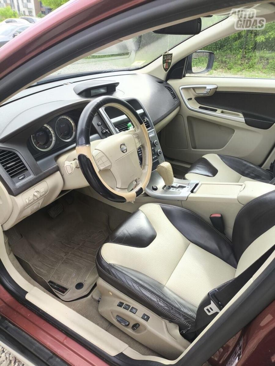 Volvo XC60 2010 in Vilnius, with an engine capacity of 3.00 L and mileage of 262 thousand km for 5450 €, photo 10 on AUTOMOTO.COM.LV