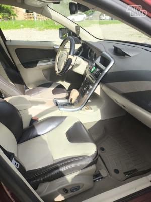 Volvo XC60 2010 in Vilnius, with an engine capacity of 3.00 L and mileage of 262 thousand km for 5450 €, photo 12 on AUTOMOTO.COM.LV
