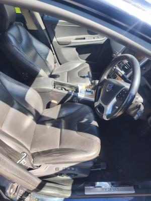 Volvo XC60 2010 Panevēža, ar dzinēja tilpumu 2.40 L un nobraukumu 149 tūkst. km par 2950 €, foto 12 vietnē AUTOMOTO.COM.LV