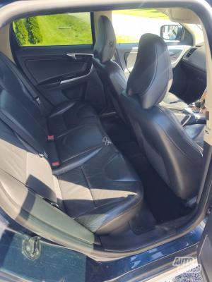 Volvo XC60 2010 Panevēža, ar dzinēja tilpumu 2.40 L un nobraukumu 149 tūkst. km par 2950 €, foto 13 vietnē AUTOMOTO.COM.LV