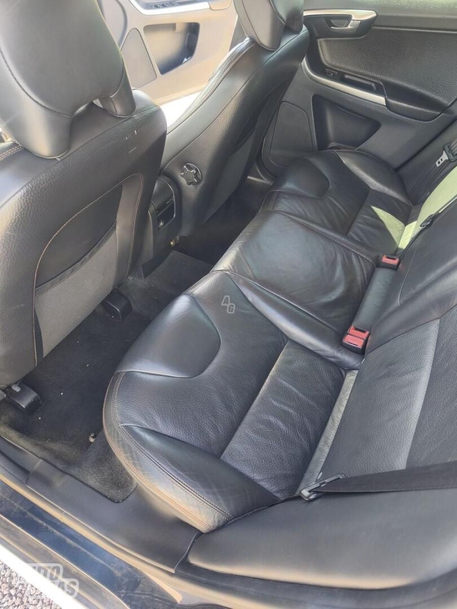 Volvo XC60 2010 Panevēža, ar dzinēja tilpumu 2.40 L un nobraukumu 149 tūkst. km par 2950 €, foto 14 vietnē AUTOMOTO.COM.LV