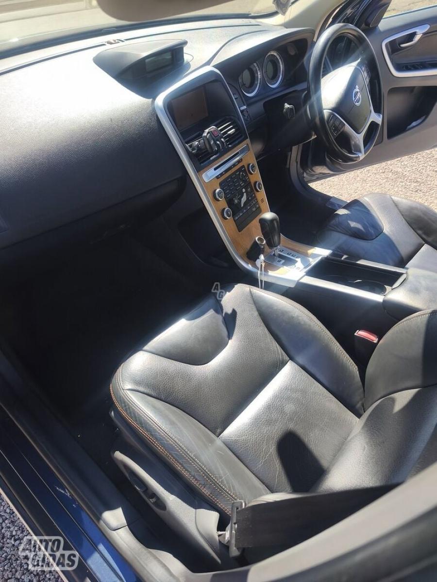 Volvo XC60 2010 Panevēža, ar dzinēja tilpumu 2.40 L un nobraukumu 149 tūkst. km par 2950 €, foto 15 vietnē AUTOMOTO.COM.LV
