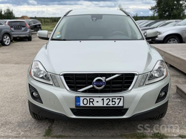 Volvo XC60 2010 in Riga, with an engine capacity of 2.40 L and mileage of 191 thousand km for 8900 €, photo 2 on AUTOMOTO.COM.LV