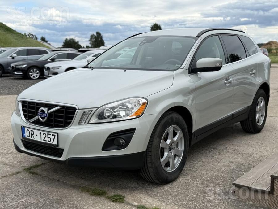 Volvo XC60 2010 in Riga, with an engine capacity of 2.40 L and mileage of 191 thousand km for 8900 €, photo 4 on AUTOMOTO.COM.LV