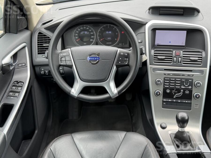 Volvo XC60 2010 in Riga, with an engine capacity of 2.40 L and mileage of 191 thousand km for 8900 €, photo 6 on AUTOMOTO.COM.LV