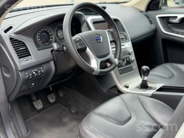 Volvo XC60 2010 in Riga, with an engine capacity of 2.40 L and mileage of 191 thousand km for 8900 €, photo 7 on AUTOMOTO.COM.LV