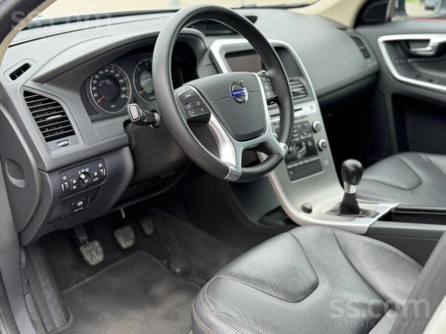 Volvo XC60 2010 in Riga, with an engine capacity of 2.40 L and mileage of 191 thousand km for 8900 €, photo 8 on AUTOMOTO.COM.LV