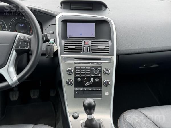 Volvo XC60 2010 in Riga, with an engine capacity of 2.40 L and mileage of 191 thousand km for 8900 €, photo 8 on AUTOMOTO.COM.LV