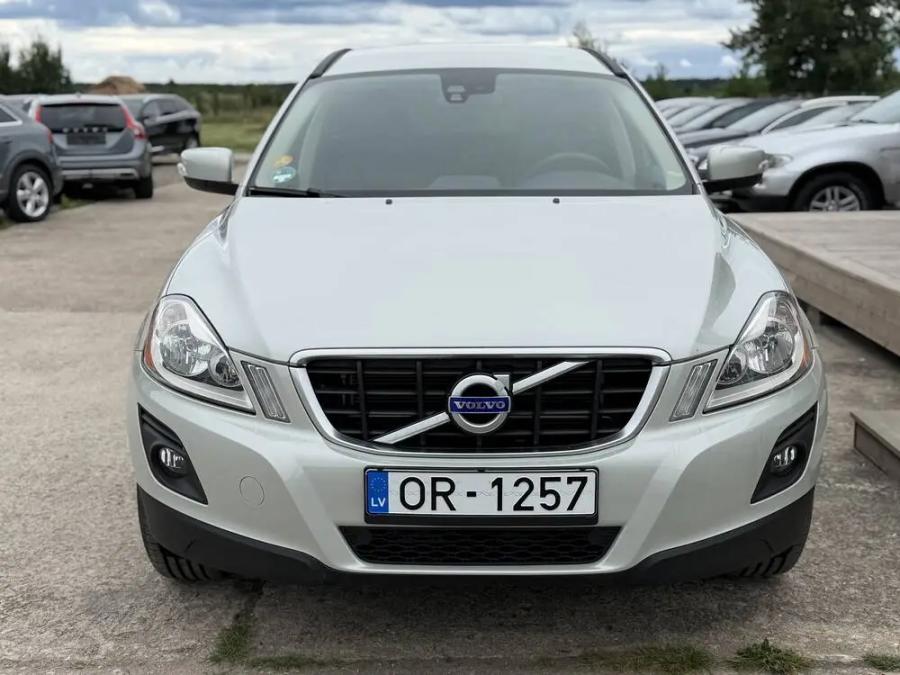 Volvo XC60 2010 Rīga, ar dzinēja tilpumu 2.40 L un nobraukumu 191 tūkst. km par 8900 €, foto 3 vietnē AUTOMOTO.COM.LV