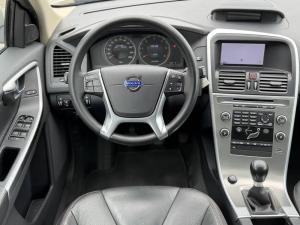 Volvo XC60 2010 Rīga, ar dzinēja tilpumu 2.40 L un nobraukumu 191 tūkst. km par 8900 €, foto 6 vietnē AUTOMOTO.COM.LV