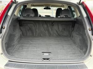 Volvo XC60 2010 Rīga, ar dzinēja tilpumu 2.40 L un nobraukumu 191 tūkst. km par 8900 €, foto 12 vietnē AUTOMOTO.COM.LV