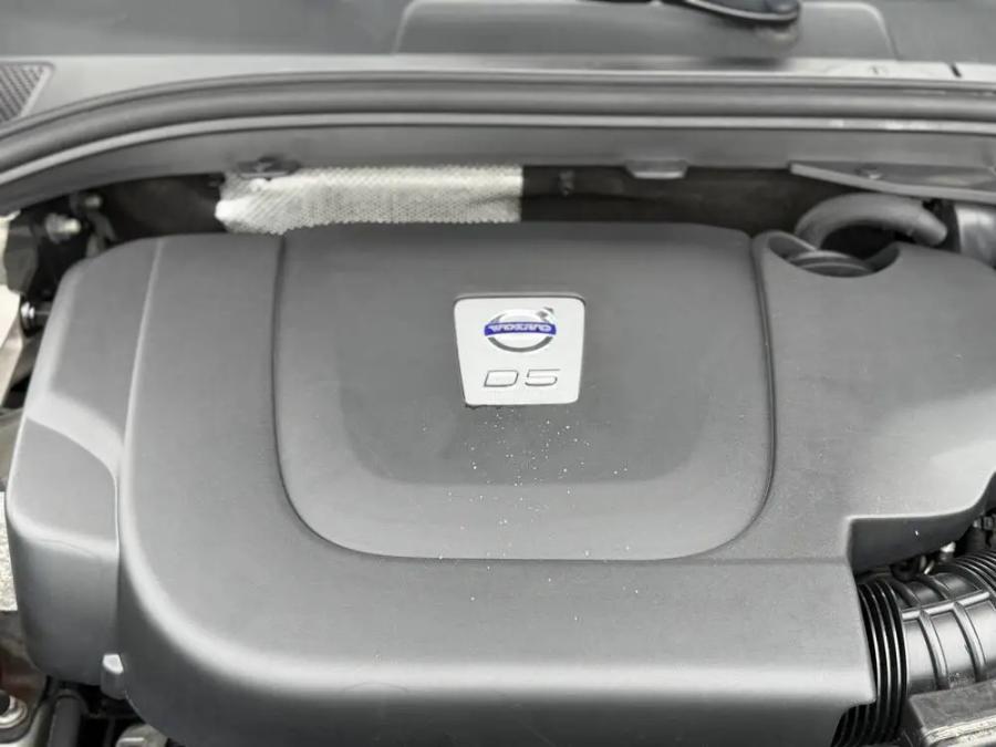 Volvo XC60 2010 Rīga, ar dzinēja tilpumu 2.40 L un nobraukumu 191 tūkst. km par 8900 €, foto 18 vietnē AUTOMOTO.COM.LV