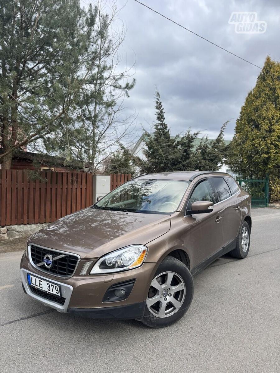 Volvo XC60 2010 in Vilnius, with an engine capacity of 2.40 L and mileage of 390 thousand km for 5900 €, photo 1 on AUTOMOTO.COM.LV