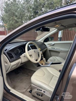 Volvo XC60 2010 in Vilnius, with an engine capacity of 2.40 L and mileage of 390 thousand km for 5900 €, photo 8 on AUTOMOTO.COM.LV