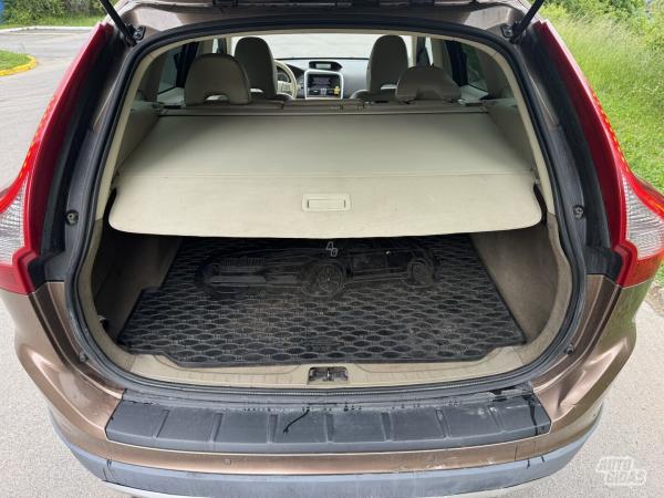 Volvo XC60 2010 Viļņa, ar dzinēja tilpumu 2.40 L un nobraukumu 390 tūkst. km par 5900 €, foto 7 vietnē AUTOMOTO.COM.LV