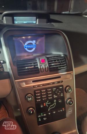 Volvo XC60 2010 Šauļi, ar dzinēja tilpumu 2.40 L un nobraukumu 300 tūkst. km par 5800 €, foto  vietnē AUTOMOTO.COM.LV