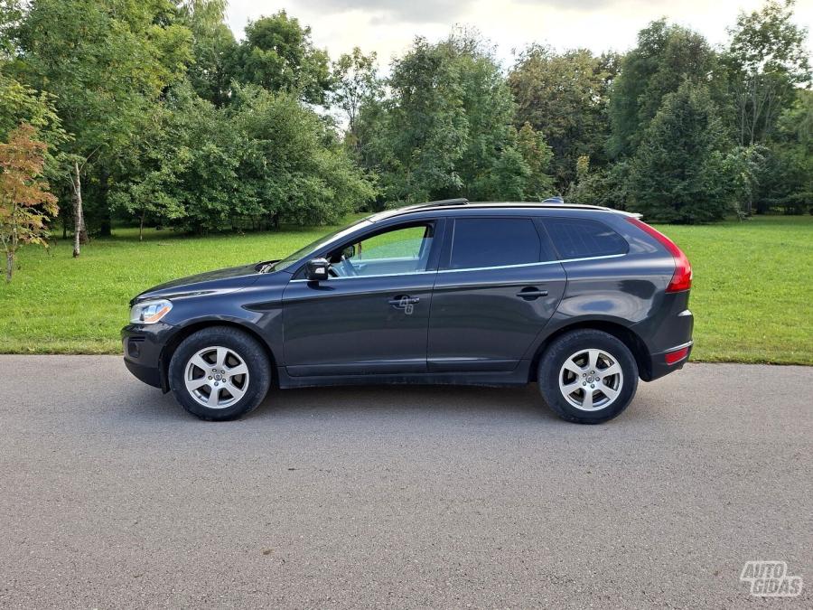 Volvo XC60 2010 in Siauliai, with an engine capacity of 2.40 L and mileage of 300 thousand km for 5800 €, photo 3 on AUTOMOTO.COM.LV