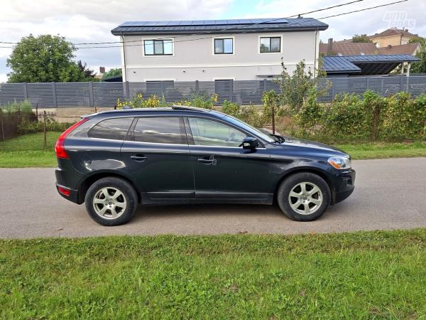 Volvo XC60 2010 in Siauliai, with an engine capacity of 2.40 L and mileage of 300 thousand km for 5800 €, photo 6 on AUTOMOTO.COM.LV
