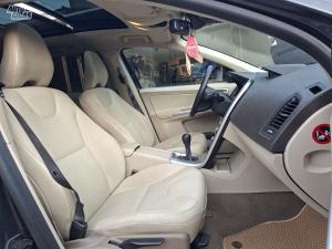 Volvo XC60 2010 in Siauliai, with an engine capacity of 2.40 L and mileage of 300 thousand km for 5800 €, photo 14 on AUTOMOTO.COM.LV