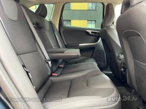 Volvo XC60 2010 in Tartu, with an engine capacity of 2.40 L and mileage of 370 thousand km for 6599 €, photo 12 on AUTOMOTO.COM.LV