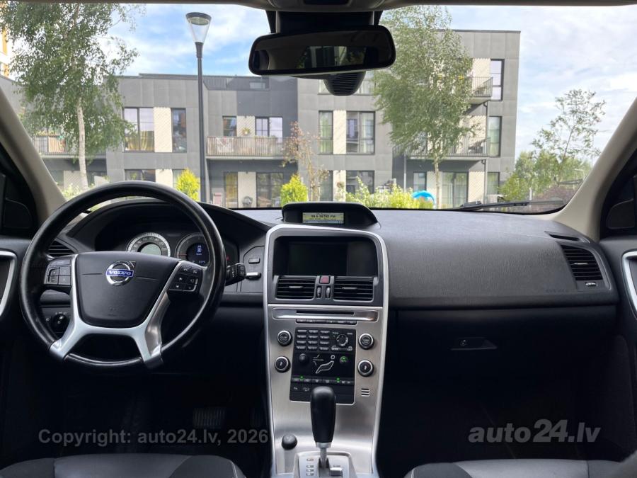 Volvo XC60 2010 in Tartu, with an engine capacity of 2.40 L and mileage of 370 thousand km for 6599 €, photo 13 on AUTOMOTO.COM.LV