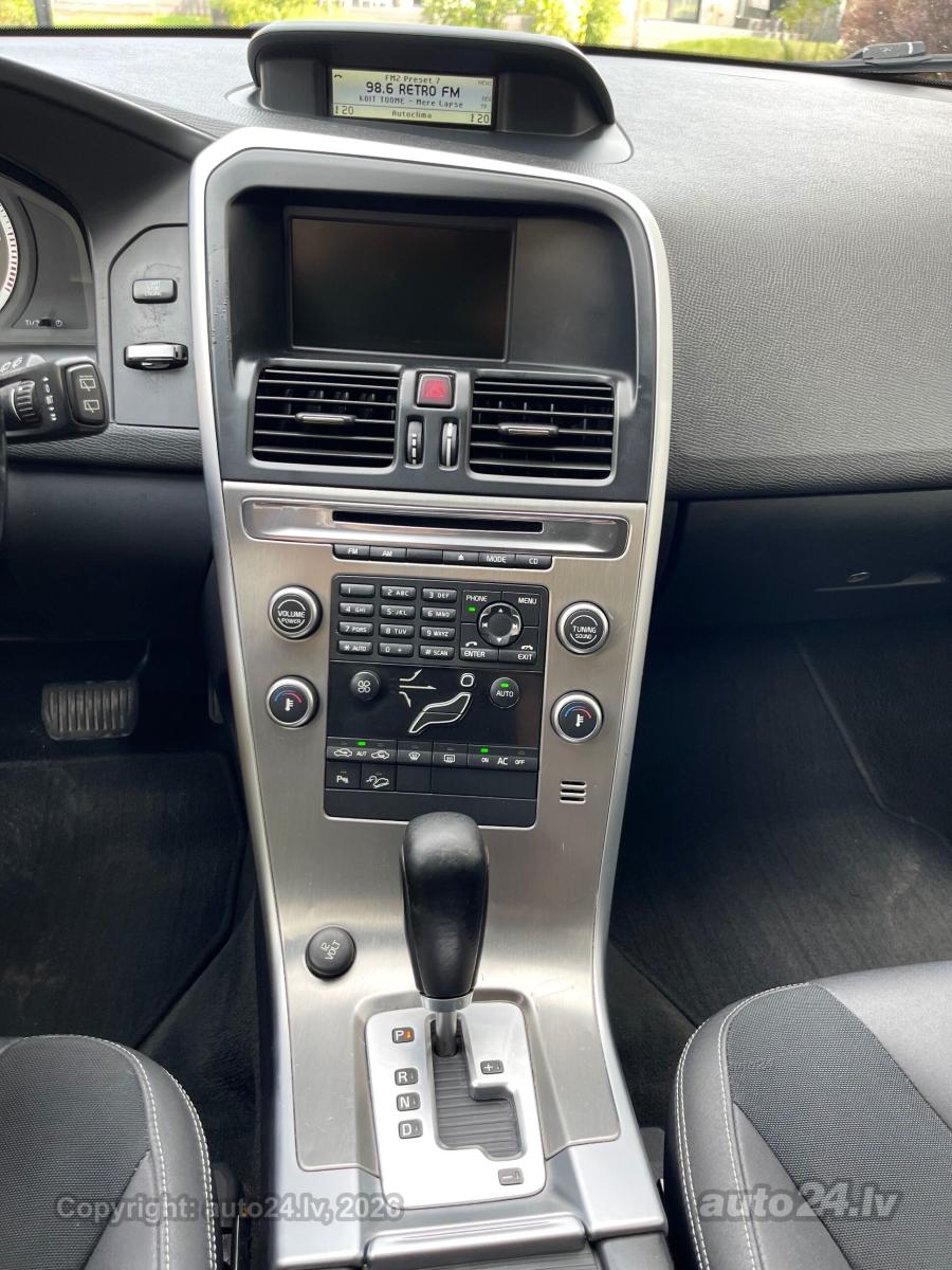 Volvo XC60 2010 in Tartu, with an engine capacity of 2.40 L and mileage of 370 thousand km for 6599 €, photo 14 on AUTOMOTO.COM.LV