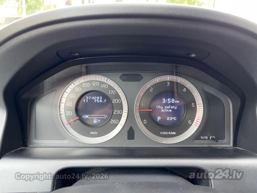 Volvo XC60 2010 in Tartu, with an engine capacity of 2.40 L and mileage of 370 thousand km for 6599 €, photo 16 on AUTOMOTO.COM.LV