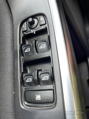 Volvo XC60 2010 in Tartu, with an engine capacity of 2.40 L and mileage of 370 thousand km for 6599 €, photo 17 on AUTOMOTO.COM.LV