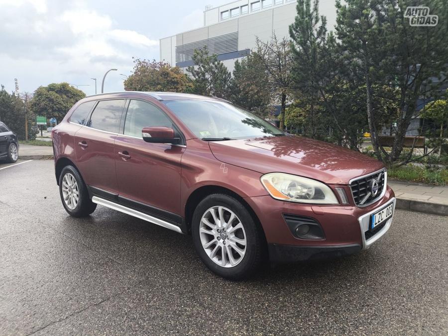 Volvo XC60 2010 in Vilnius, with an engine capacity of 3.00 L and mileage of 262 thousand km for 5200 €, photo 3 on AUTOMOTO.COM.LV