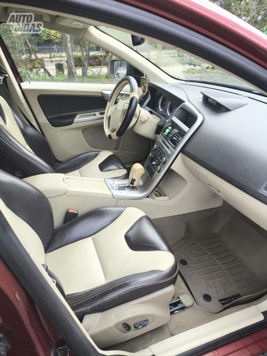 Volvo XC60 2010 in Vilnius, with an engine capacity of 3.00 L and mileage of 262 thousand km for 5200 €, photo 10 on AUTOMOTO.COM.LV