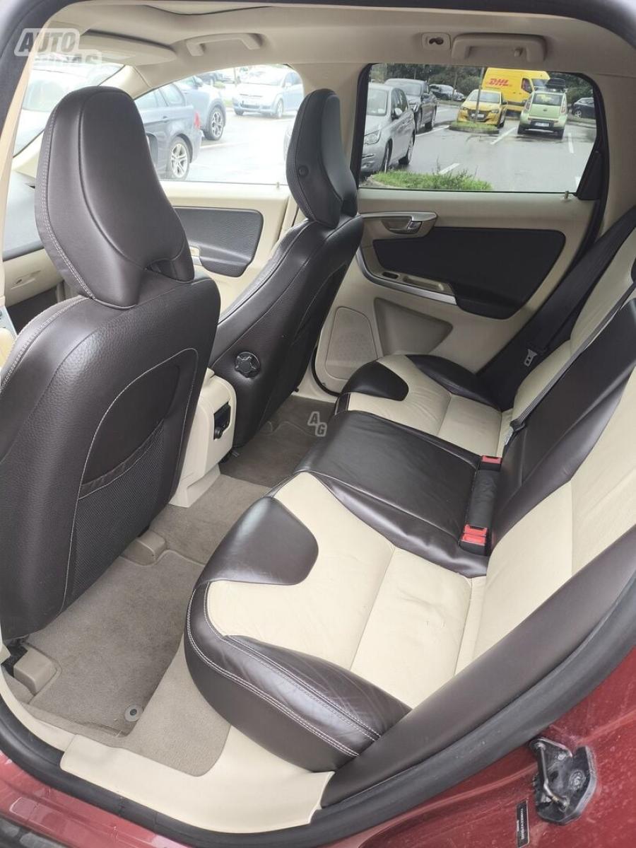 Volvo XC60 2010 in Vilnius, with an engine capacity of 3.00 L and mileage of 262 thousand km for 5200 €, photo 12 on AUTOMOTO.COM.LV