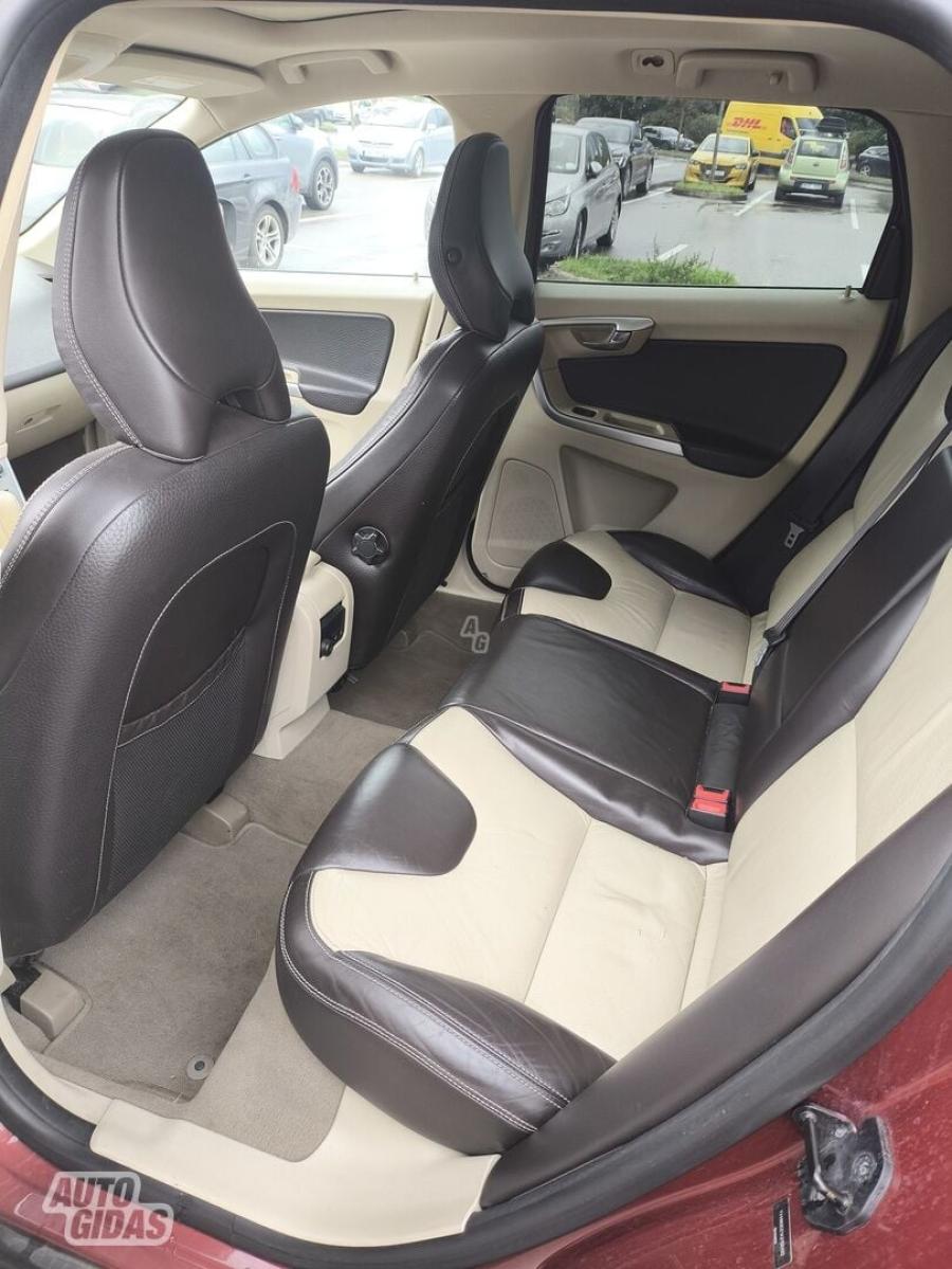 Volvo XC60 2010 in Vilnius, with an engine capacity of 3.00 L and mileage of 263 thousand km for 5250 €, photo 13 on AUTOMOTO.COM.LV