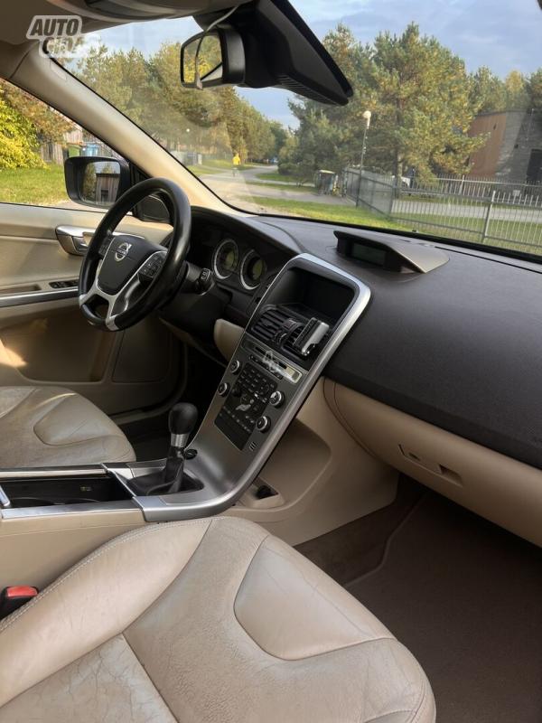 Volvo XC60 2010 Viļņa, ar dzinēja tilpumu 2.40 L un nobraukumu 390 tūkst. km par 5400 €, foto 8 vietnē AUTOMOTO.COM.LV