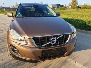Volvo XC60 2010 in Siauliai, with an engine capacity of 2.40 L and mileage of 283 thousand km for 6500 €, photo 6 on AUTOMOTO.COM.LV