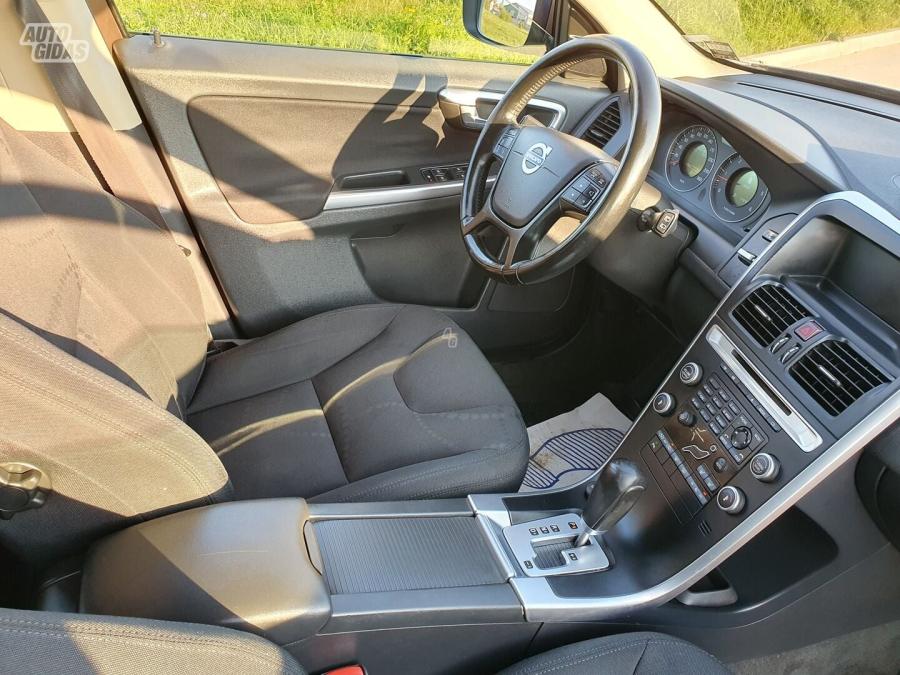 Volvo XC60 2010 in Siauliai, with an engine capacity of 2.40 L and mileage of 283 thousand km for 6500 €, photo 15 on AUTOMOTO.COM.LV