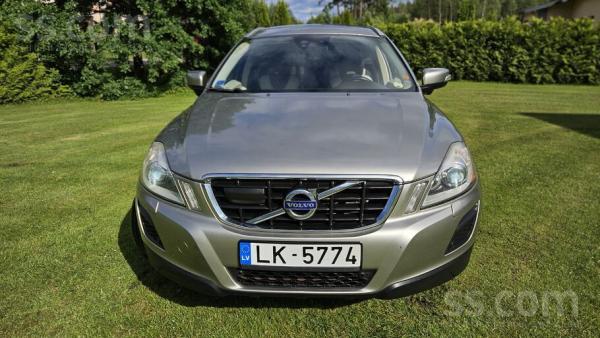 Volvo XC60 2011 in Riga, with an engine capacity of 2.40 L and mileage of 333 thousand km for 7400 €, photo 2 on AUTOMOTO.COM.LV