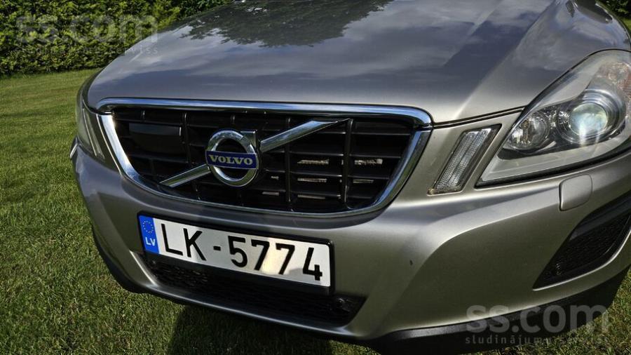 Volvo XC60 2011 in Riga, with an engine capacity of 2.40 L and mileage of 333 thousand km for 7400 €, photo 19 on AUTOMOTO.COM.LV