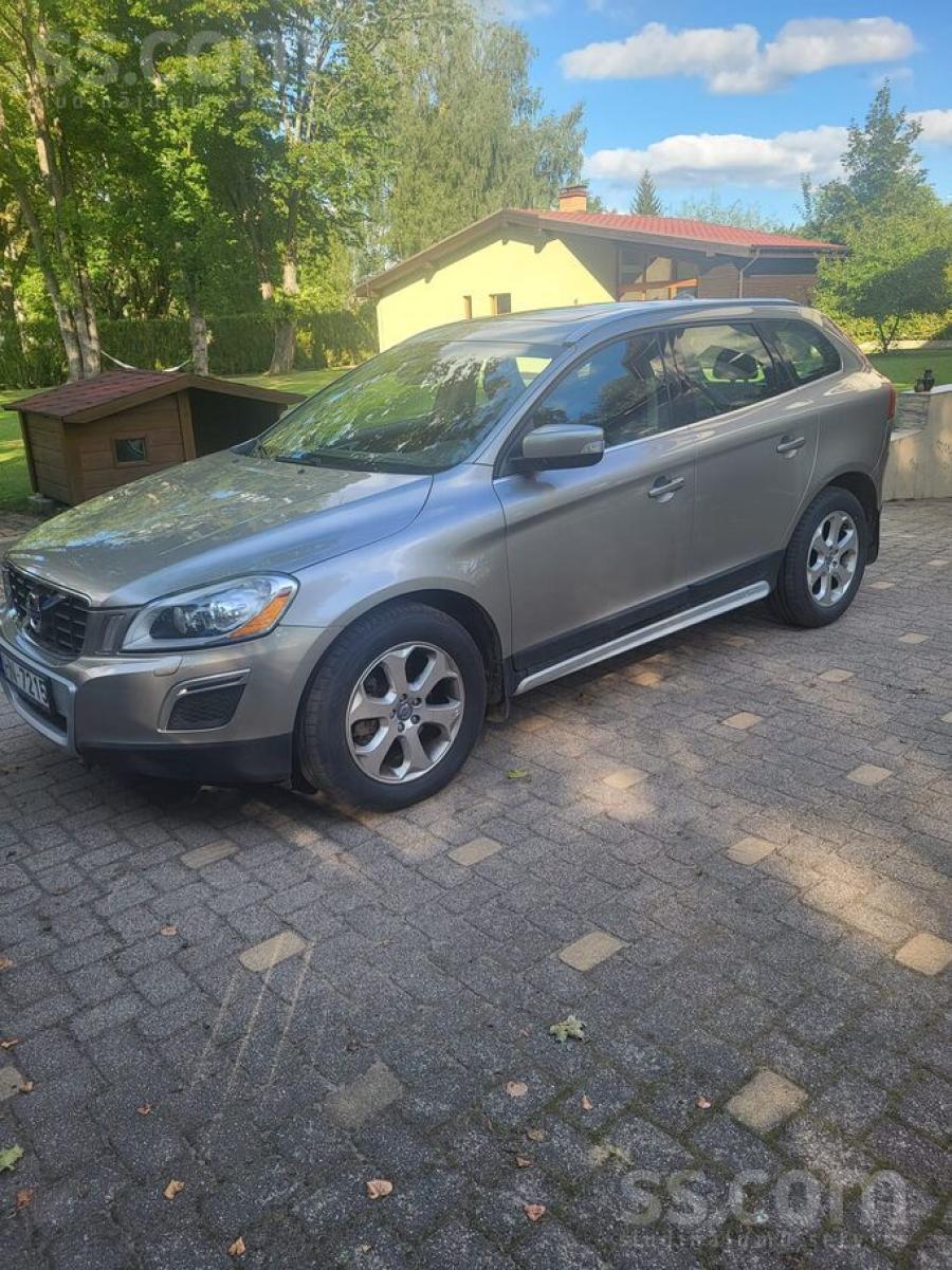 Volvo XC60 2011 Rēzekne, ar dzinēja tilpumu 2.40 L un nobraukumu 187 tūkst. km par 9300 €, foto 1 vietnē AUTOMOTO.COM.LV