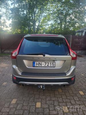 Volvo XC60 2011 Rēzekne, ar dzinēja tilpumu 2.40 L un nobraukumu 187 tūkst. km par 9300 €, foto 4 vietnē AUTOMOTO.COM.LV