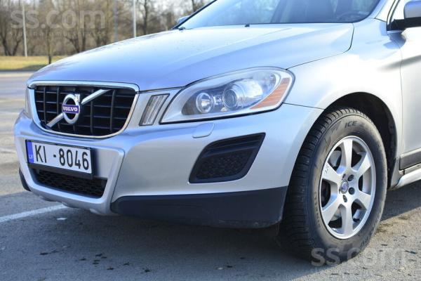 Volvo XC60 2011 in Jekabpils, with an engine capacity of 2.40 L and mileage of 295 thousand km for 8500 €, photo 2 on AUTOMOTO.COM.LV