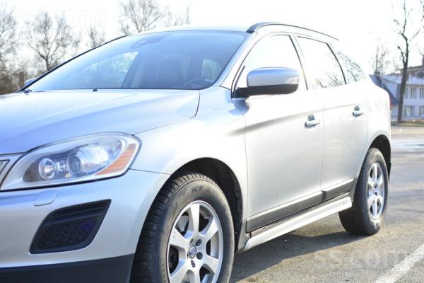Volvo XC60 2011 in Jekabpils, with an engine capacity of 2.40 L and mileage of 295 thousand km for 8500 €, photo 3 on AUTOMOTO.COM.LV