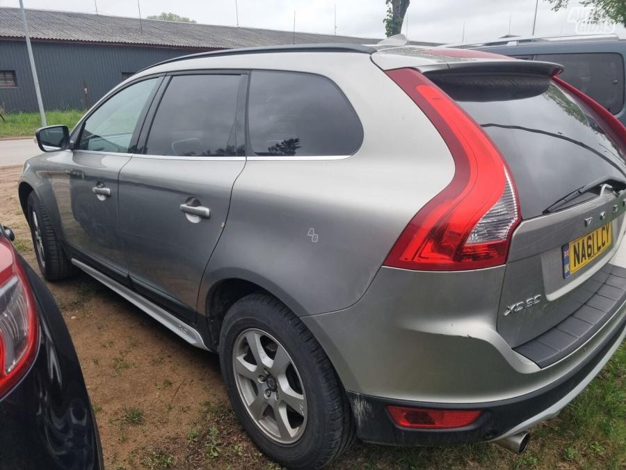 Volvo XC60 2011 Tauragė, ar dzinēja tilpumu 2.00 L un nobraukumu 190 tūkst. km par 2650 €, foto 10 vietnē AUTOMOTO.COM.LV