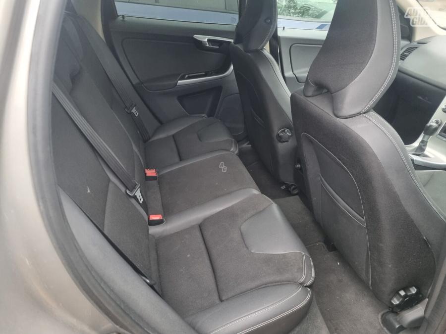 Volvo XC60 2011 Tauragė, ar dzinēja tilpumu 2.00 L un nobraukumu 190 tūkst. km par 2650 €, foto 12 vietnē AUTOMOTO.COM.LV