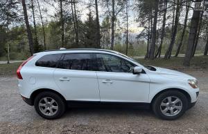 Volvo XC60 2011 Telšiai, ar dzinēja tilpumu 2.40 L un nobraukumu 347 tūkst. km par 7200 €, foto  vietnē AUTOMOTO.COM.LV