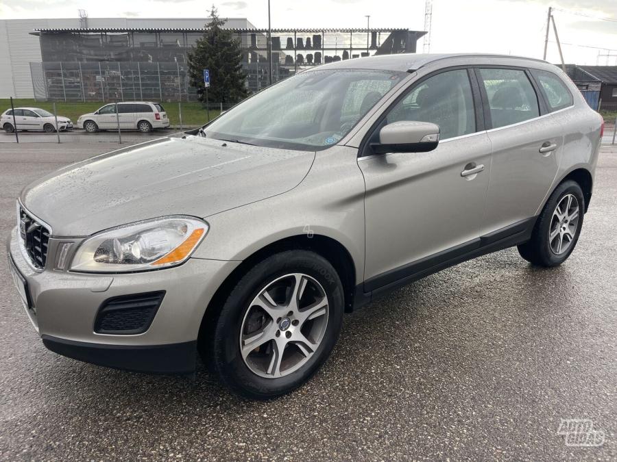 Volvo XC60 2011 in Kaunas, with an engine capacity of 2.40 L and mileage of 245 thousand km for 9900 €, photo 1 on AUTOMOTO.COM.LV